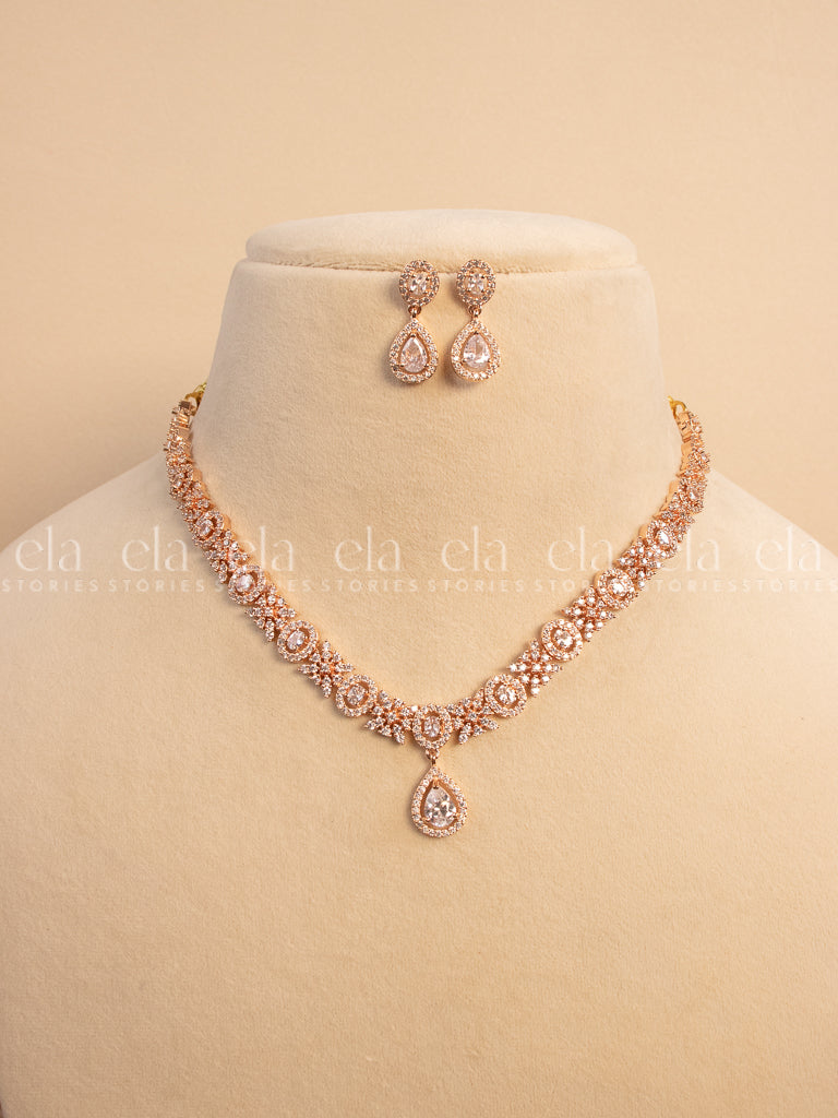 Minimal Bliss 39 – Ela Stories